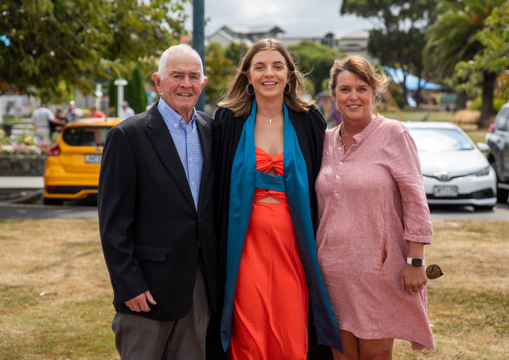 毕业对所有人来说都是“骄傲的时刻”——AragydF4y2Ba